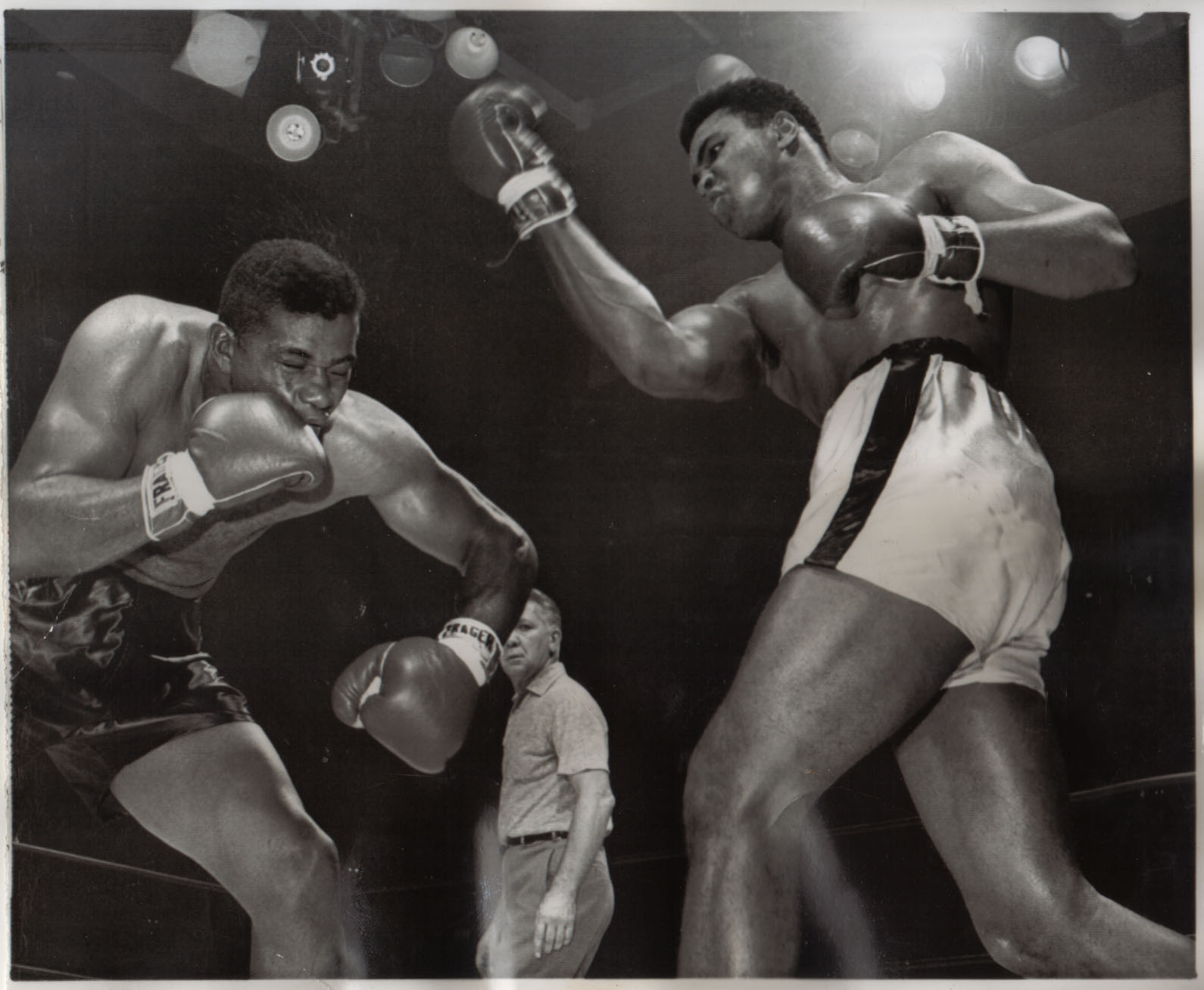 Cassius Clay, "I'm Fighting Uncle Tom Patterson' - Page 15 - BoxRec